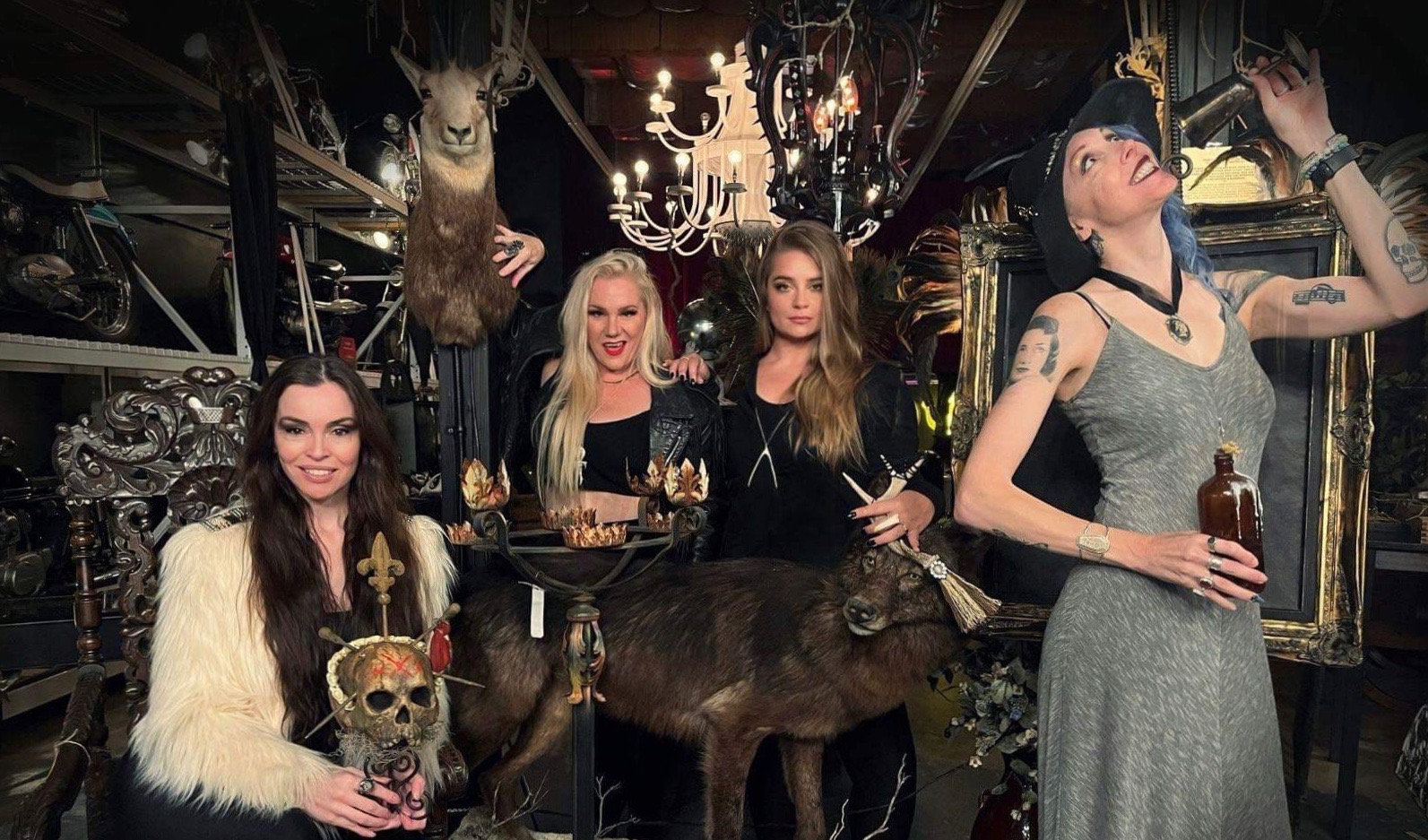 Sacramento’s witchcraft community finds common bonds with fang fanatics ...