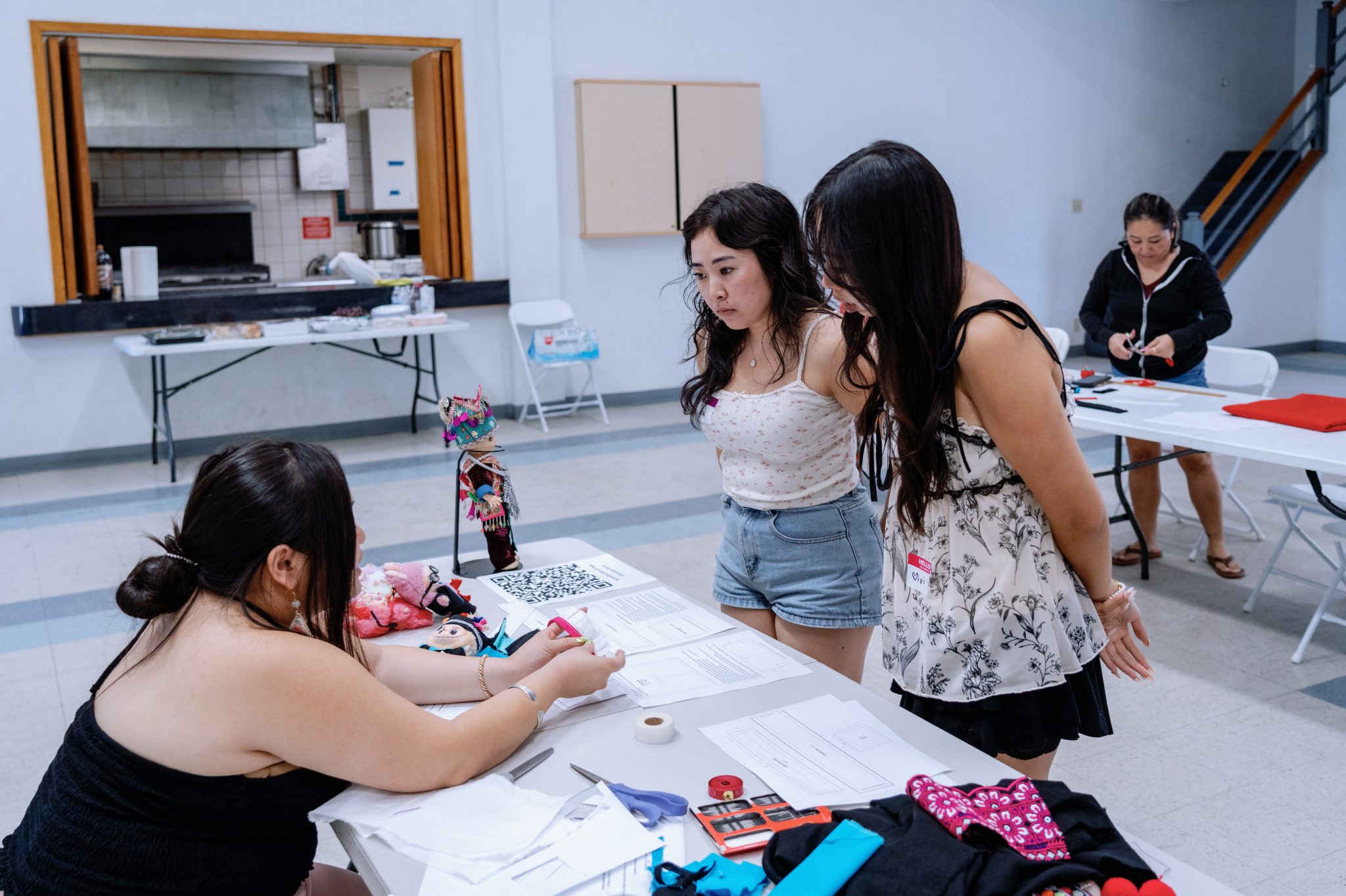 Hmong flower cloth making preserves culture and strengthens community ...