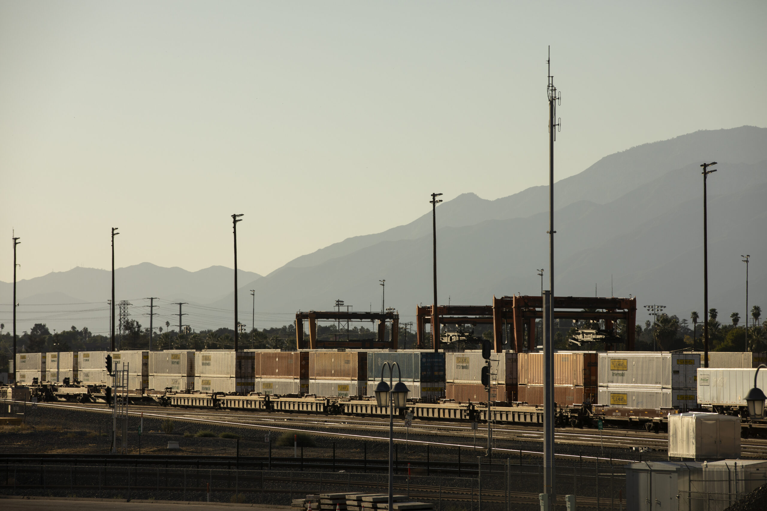 Effort to curb Southern California Rail Yard pollution stalls under ...